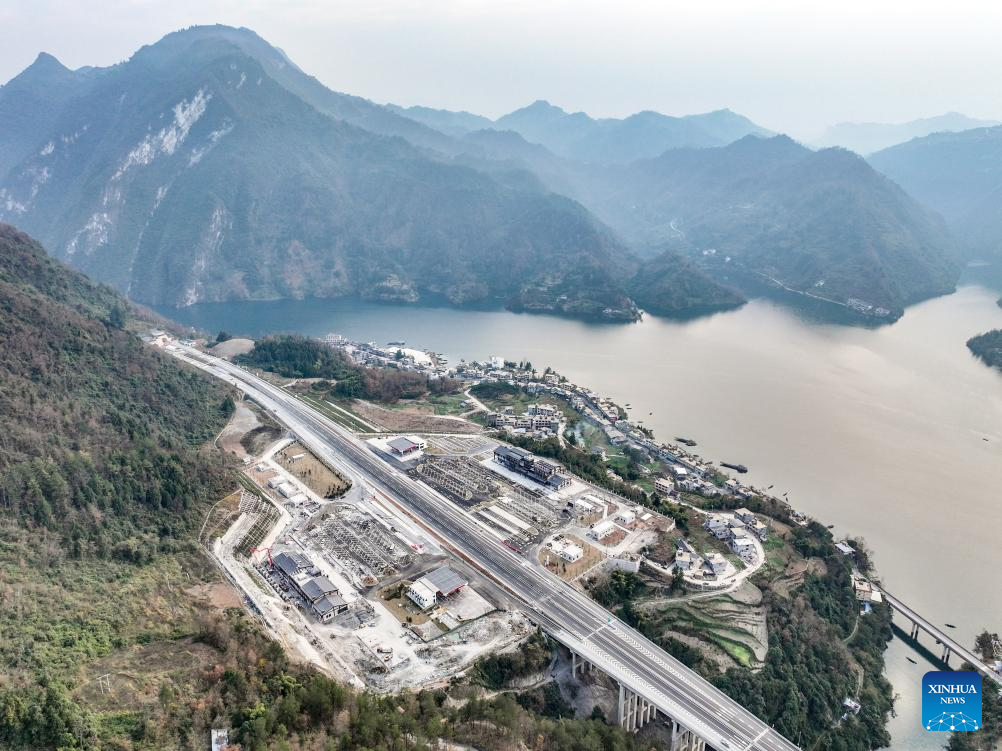New sections of 2nd Chongqing-Hunan expressway open to public traffic ...